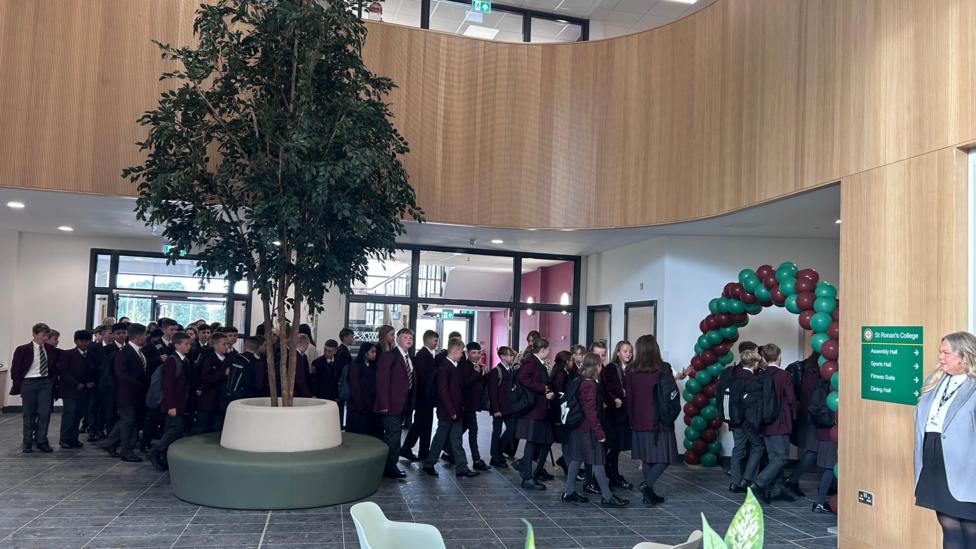 Lurgan: St Ronan's College 'buzzing' as new £58m campus opens - BBC News