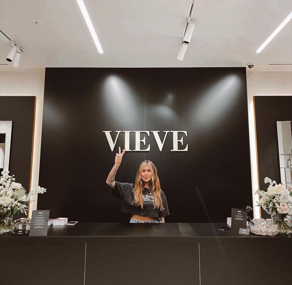 Jamie Genevieve's journey from make-up counter to boardroom - BBC News