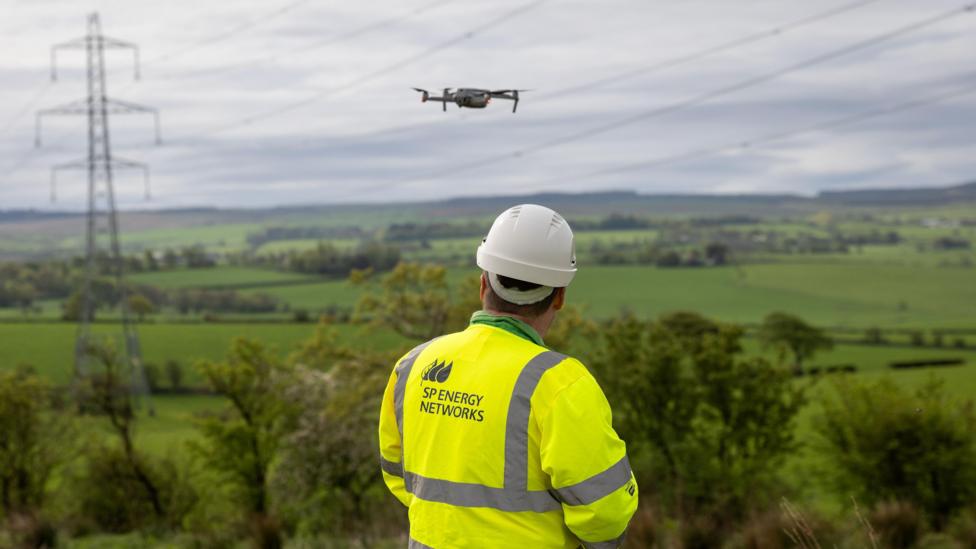 Scottish energy firms invest £5.4bn as part of UK grid upgrade - BBC News