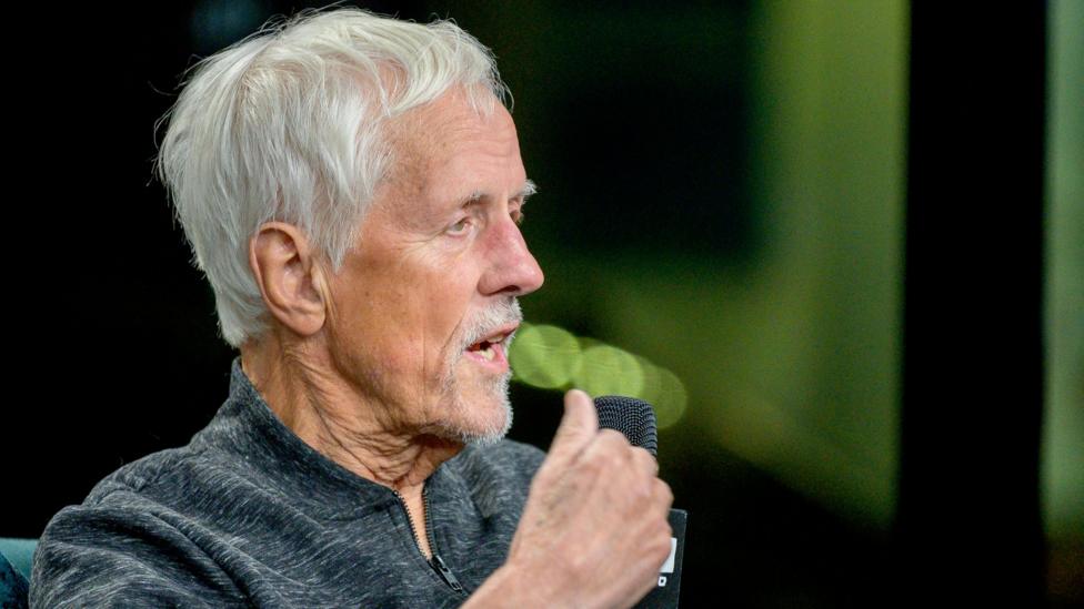 Michael Apted: TV documentary pioneer and film-maker dies aged 79 - BBC ...