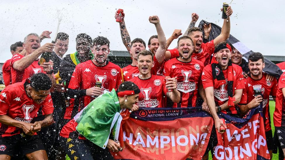 Truro City: National League newcomers become fully professional - BBC Sport