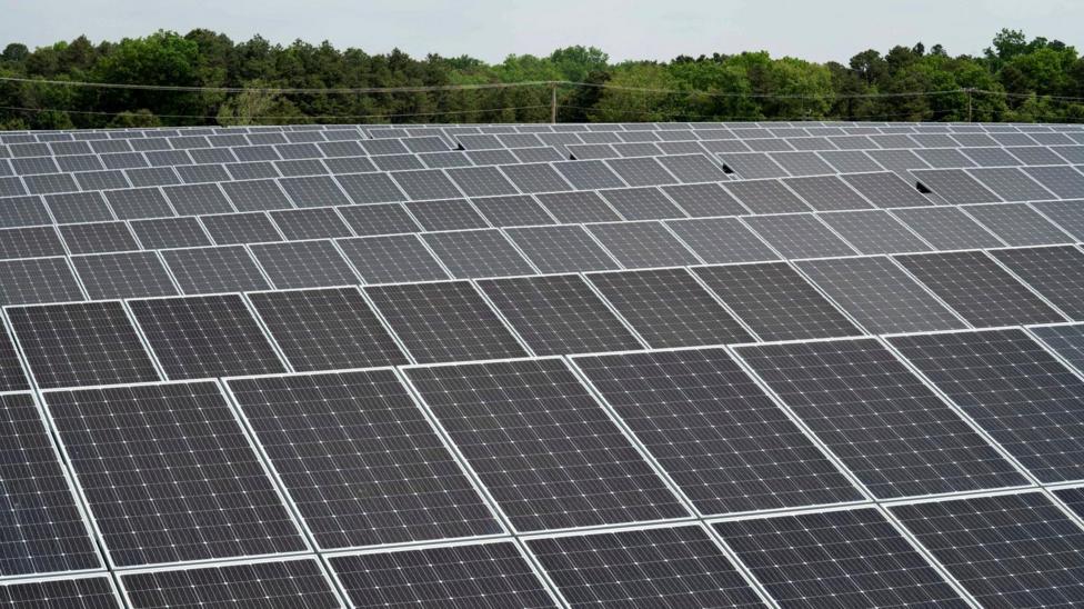 Controversial Alaw Môn solar farm plan approved on Anglesey - BBC News