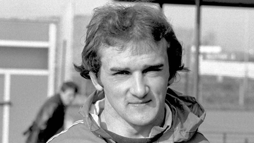 Peter Morgan: Ex-Wales and British and Irish Lions player dies - BBC Sport