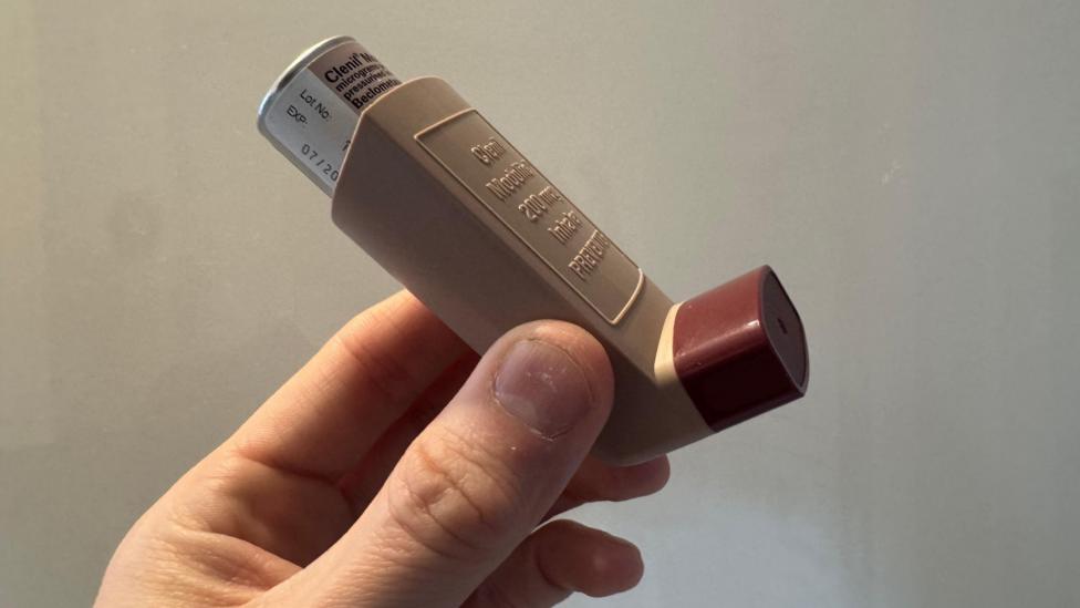 Afternoon inhaler puff could improve asthma symptoms - study finds ...