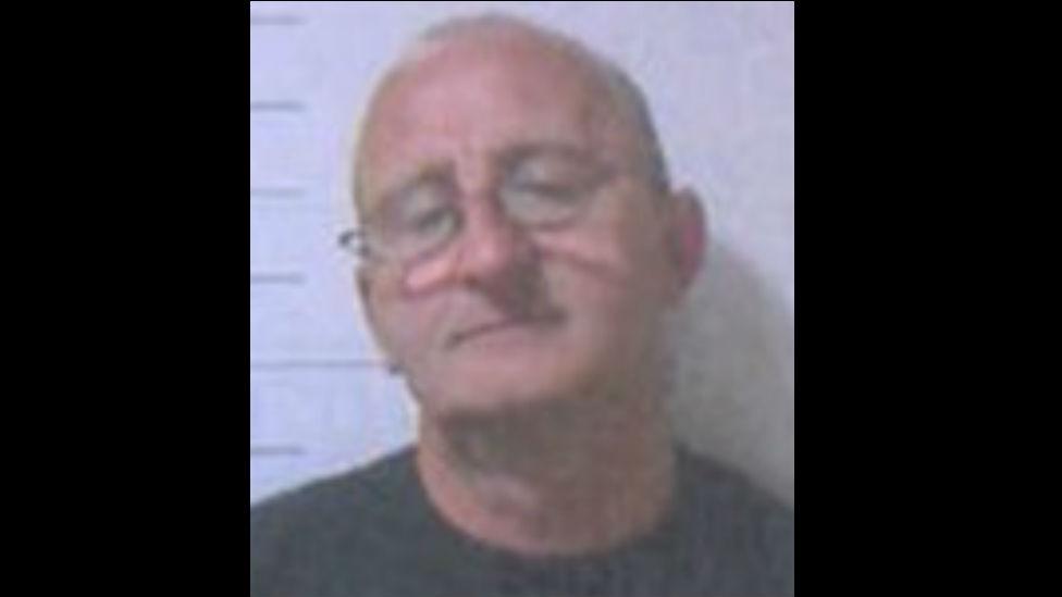 Murderer John Wilson fails to return to prison in Greenock - BBC News