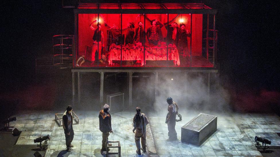 Animal Farm: How Olivier Award-nominated play was made in Leeds - BBC News