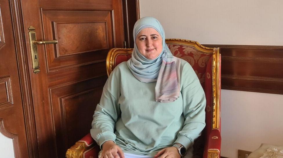 The woman using AI to bring aid to civilians in war-torn Lebanon - BBC News