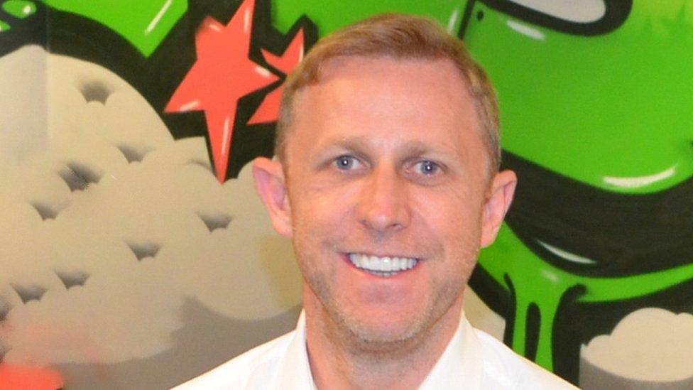 The takeaway worker who set up a fast-growing IT firm - BBC News