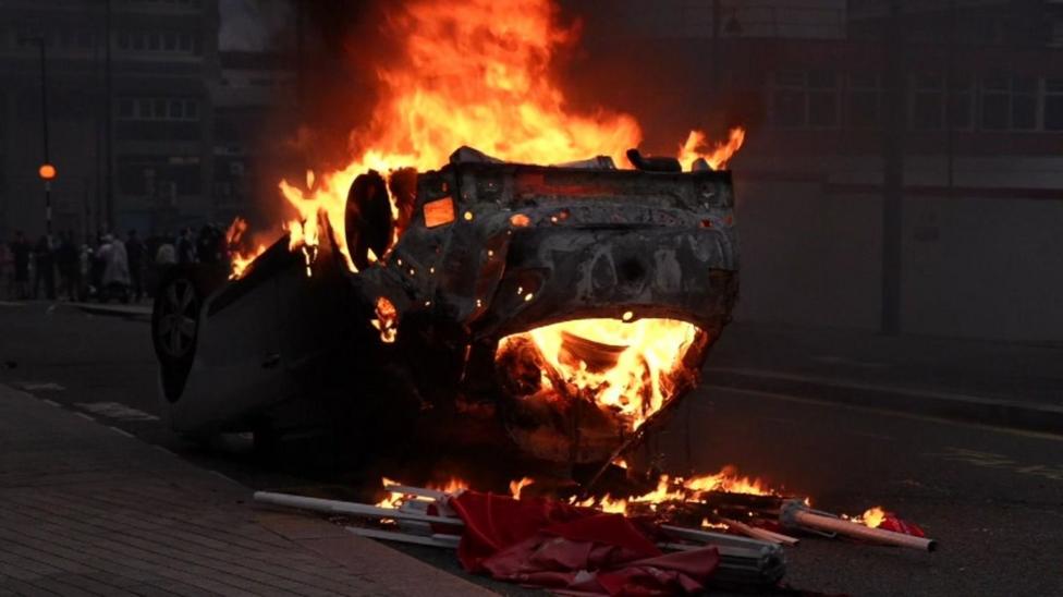 Community 'unity event' organised following riots in Sunderland - BBC News