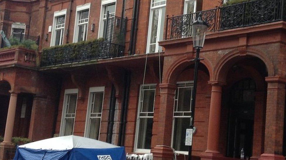 Company guilty of Knightsbridge balcony fall deaths - BBC News