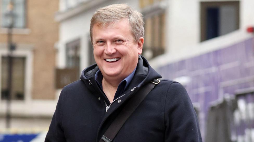 Aled Jones: Welsh singer's joy and nerves as wedding celebrant - BBC News