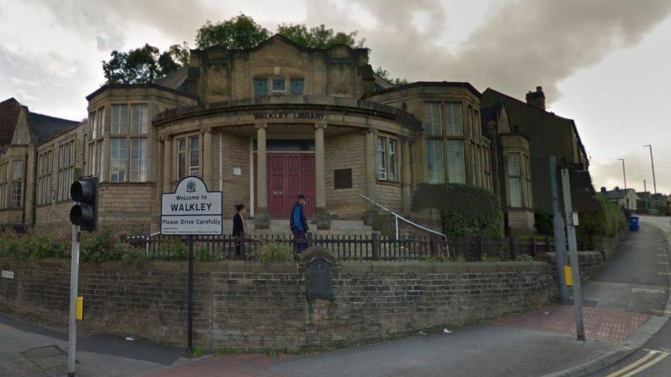 Sheffield City Council thanks library volunteers - BBC News