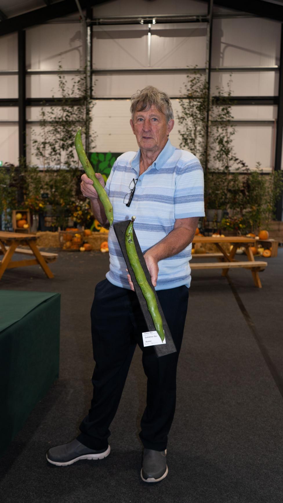 Malvern Autumn Show: Meet the giant vegetable growers - BBC News