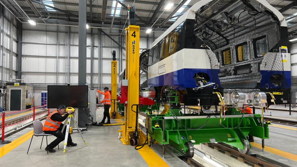 Piccadilly line: First look at new trains - BBC News