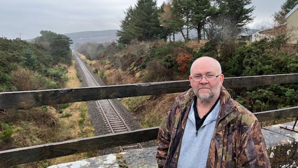 Sùil ri ath-fhosgladh stad-rèile - Naidheachdan a' BhBC