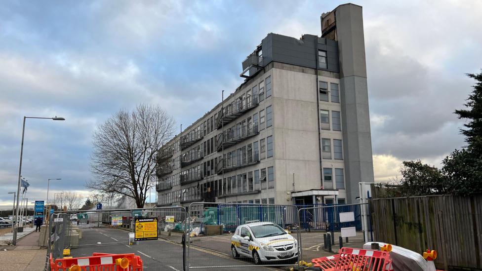Dagenham: Spectrum House flats demolished after fire - BBC News
