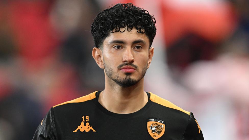 Steven Alzate says Hull City players are keen to work with Ruben Selles ...