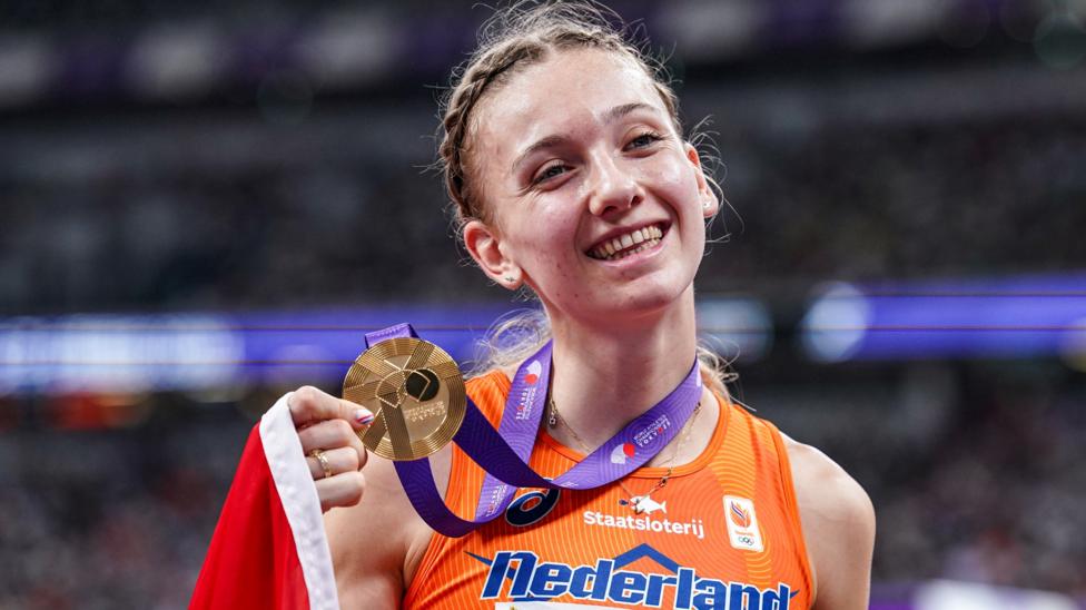 Keely Hodgkinson: Athlos 800m win in New York for British runner - BBC ...