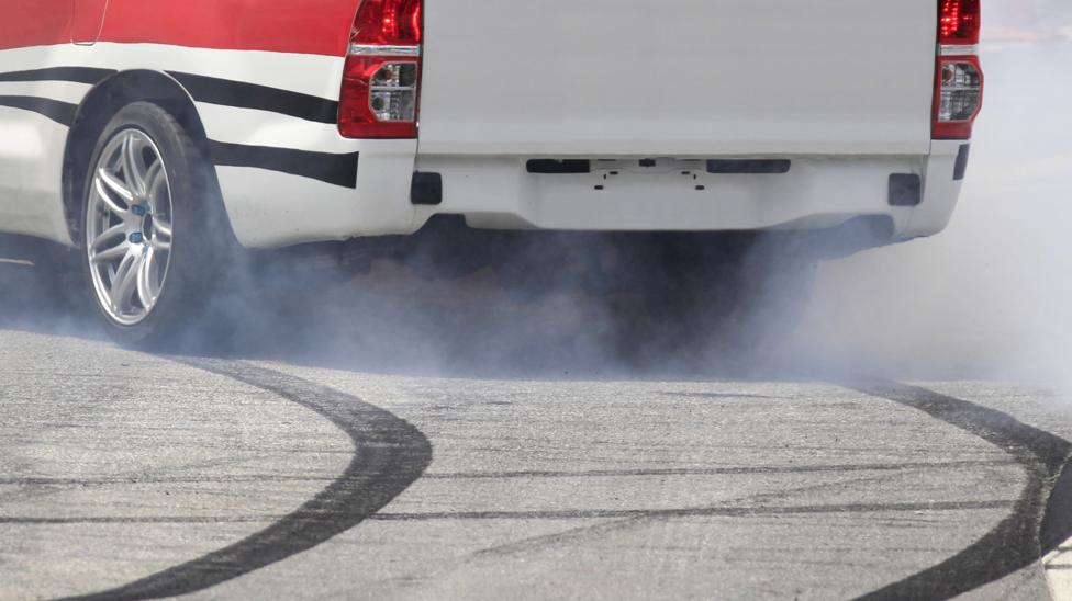 Car brake pads to change under new rules to curb pollution - BBC News