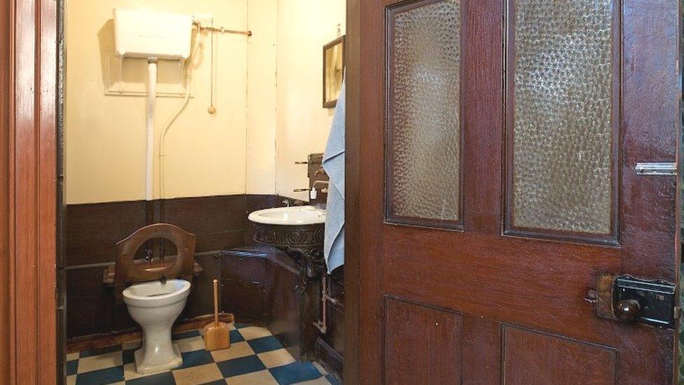 In pictures: Edinburgh's hidden history - BBC News