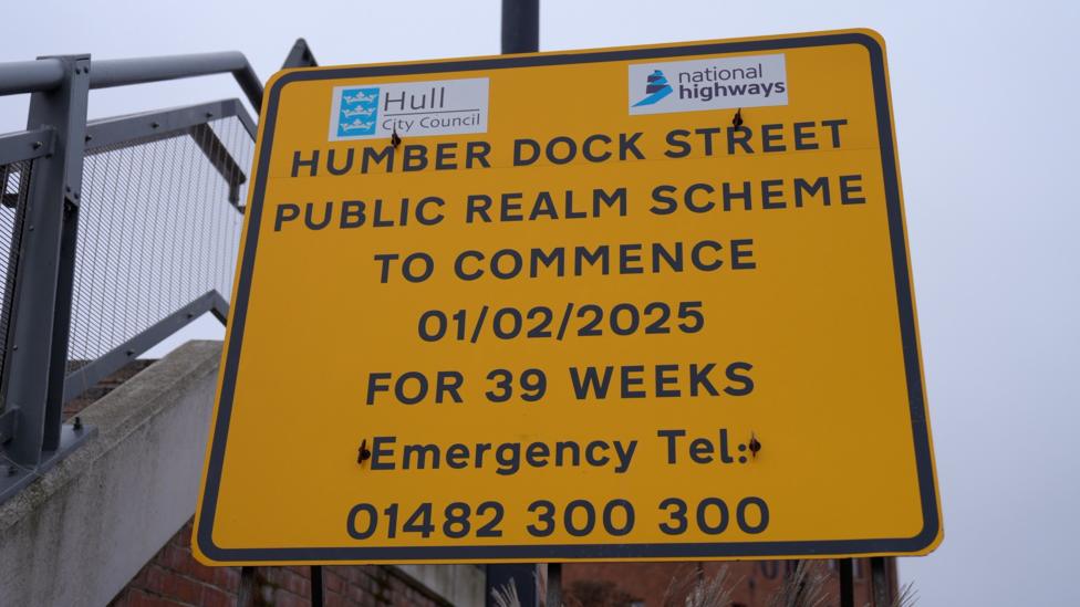 Businesses say Hull Marina work is leaving them all at sea - BBC News