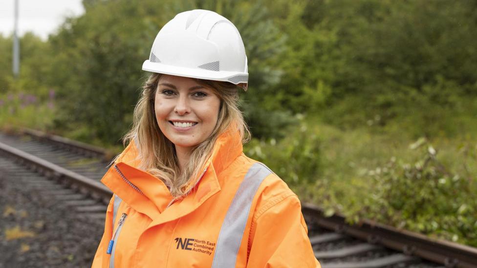 Tyne Bridge repairs: Final funding confirmed after review - BBC News