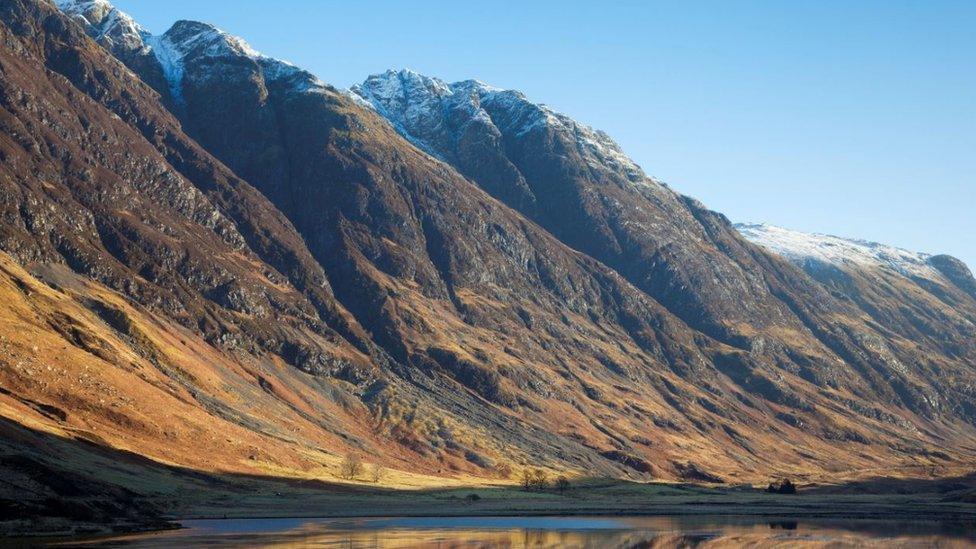 Corp air a lorg an Gleann Comhann - Naidheachdan a' BhBC