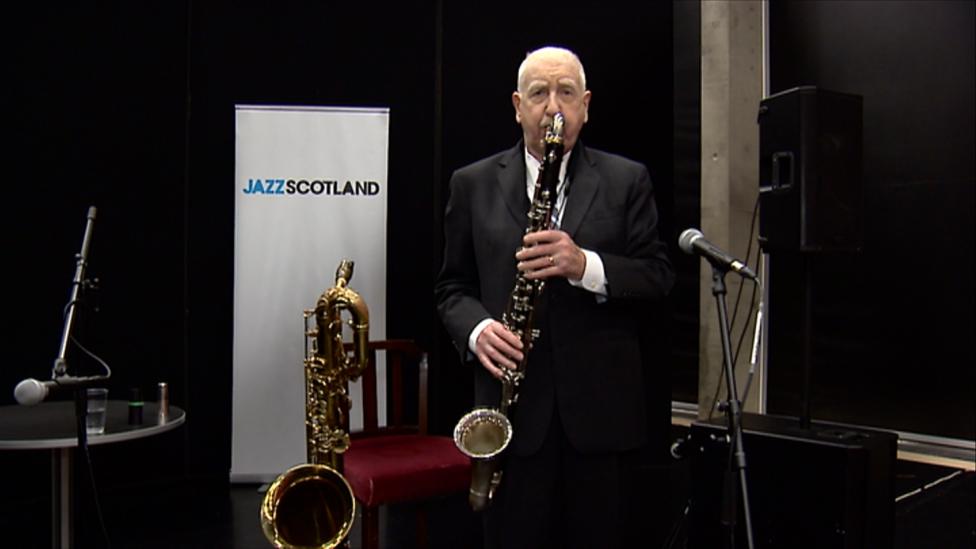 Scottish jazz musician Joe Temperley dies - BBC News