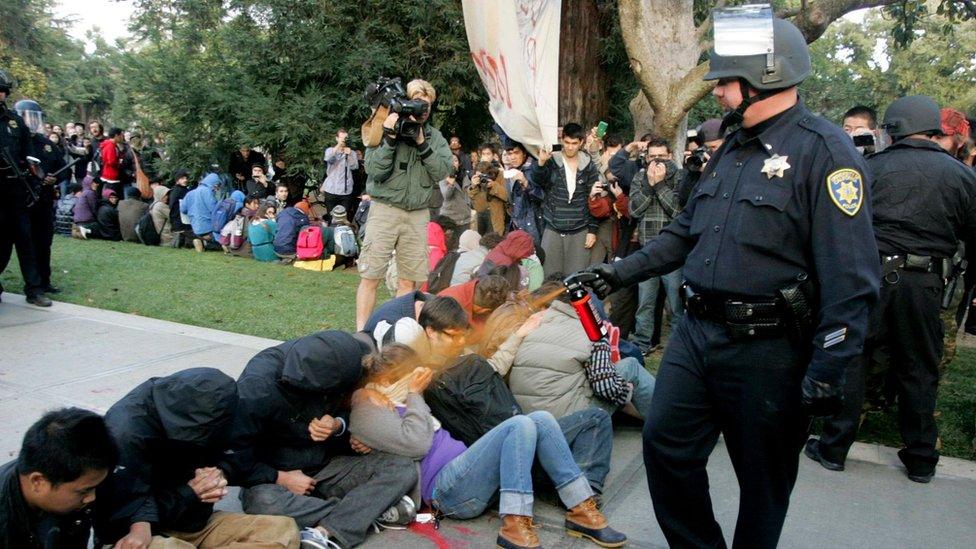 Pepper spray university UC Davis 'hid search results' - BBC News