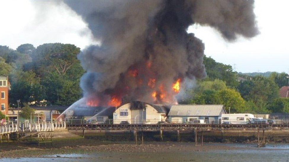 Fire breaks out near Hythe ferry pier - BBC News
