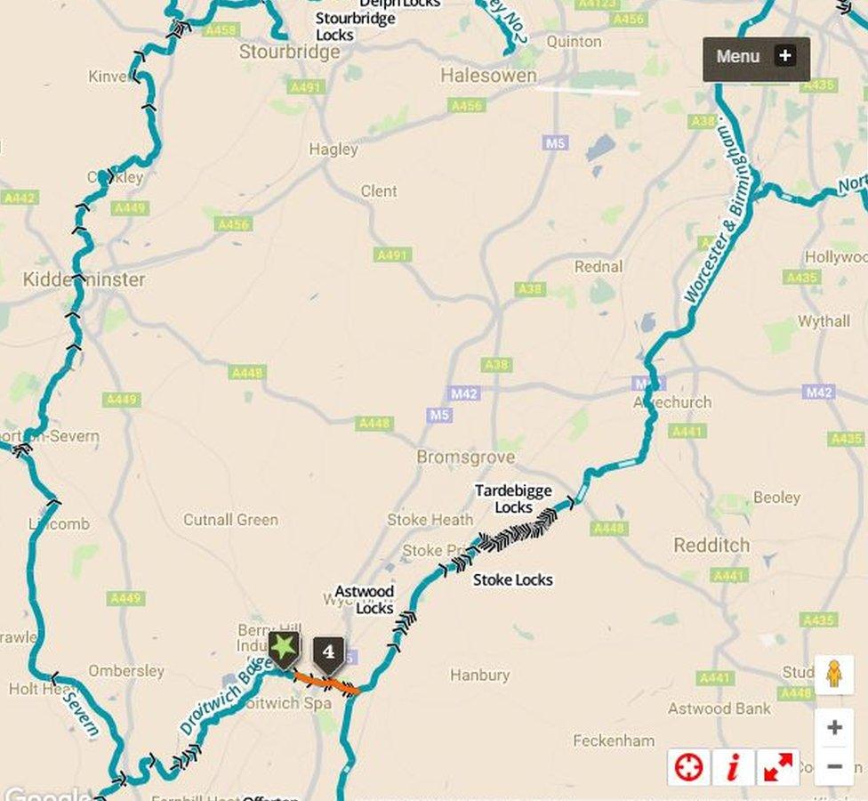 Droitwich narrowboat death man 'saved mum and dog' - BBC News
