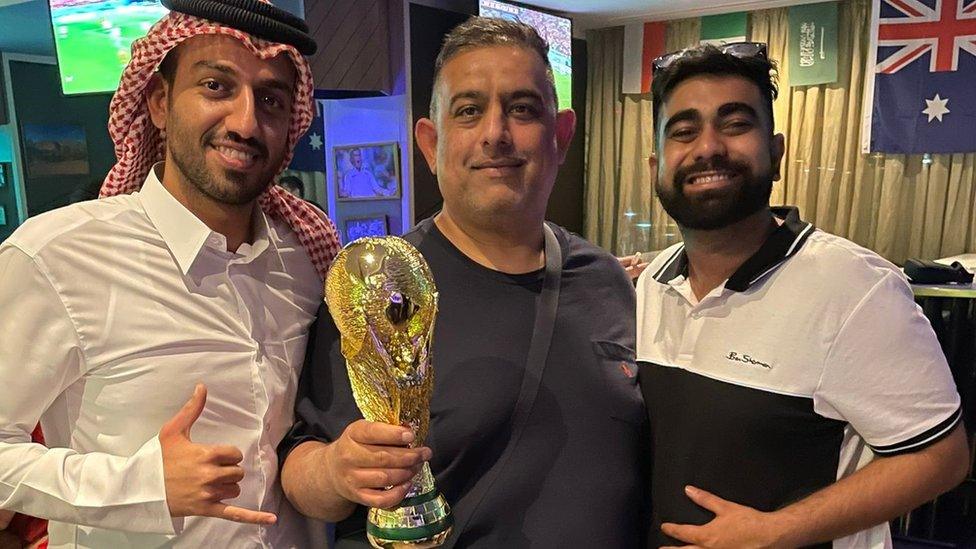 Wolves fans lunch with Qatari millionaire in Doha - BBC News