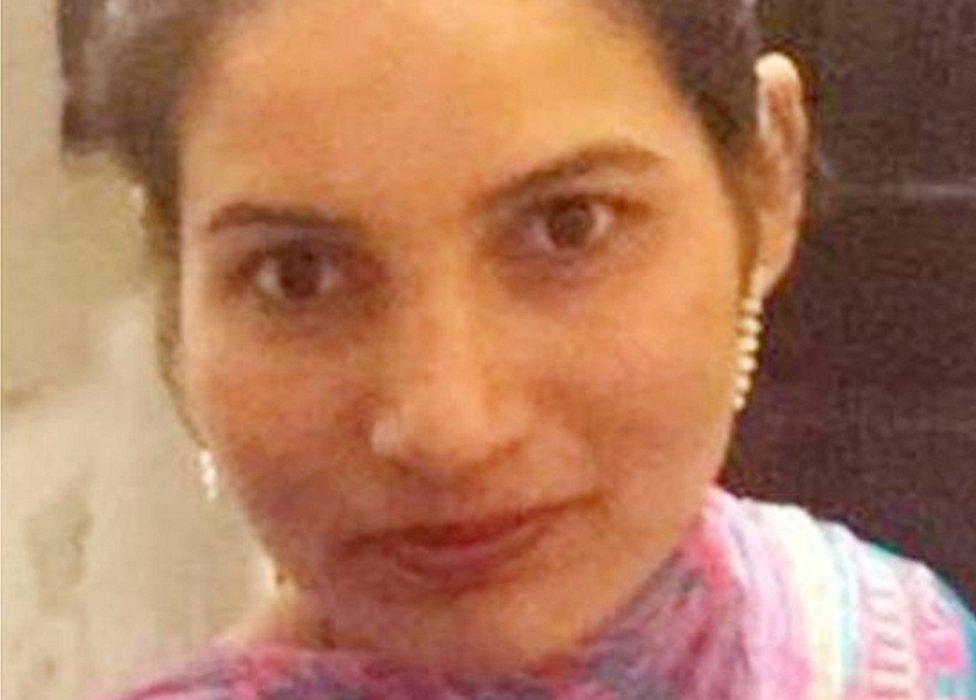 Pardeep Kaur killing: Figure caught on CCTV dragging body - BBC News