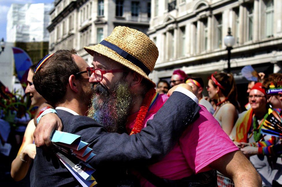 Winning images explore social science - BBC News