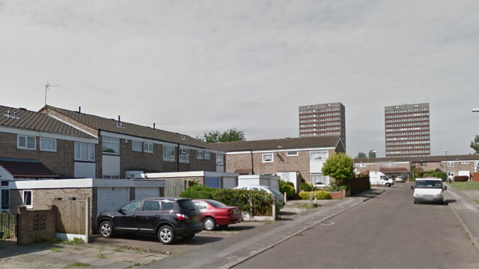 Murder arrest after man dies at house in Solihull - BBC News