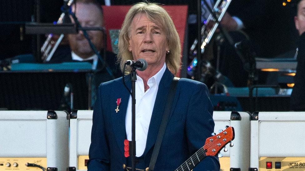 Status Quo guitarist Rick Parfitt pulls out of autumn tour - BBC News