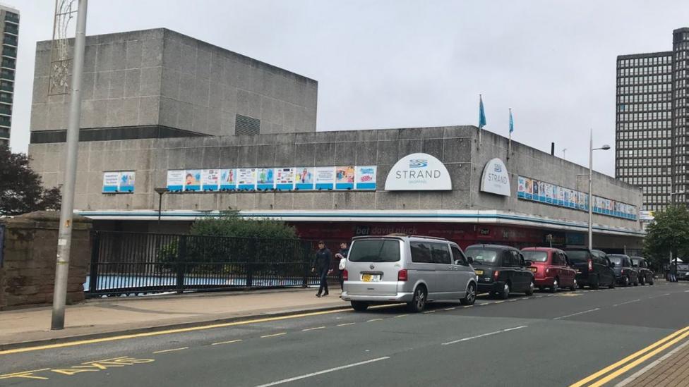 Bootle: The town and its residents getting ready big change - BBC News