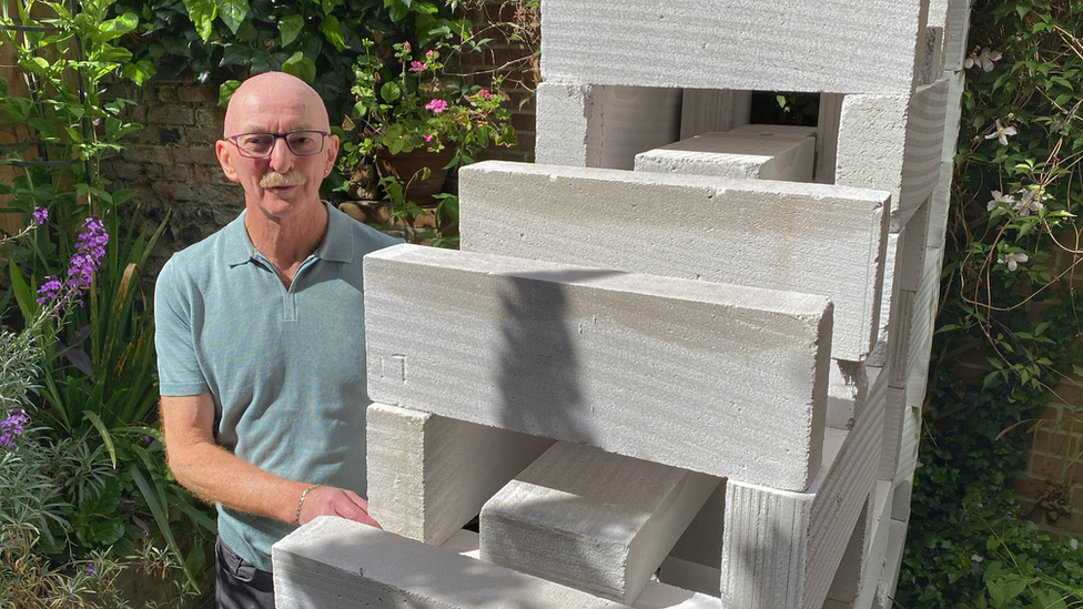Norfolk and Norwich Festival to start with giant domino toppling - BBC News