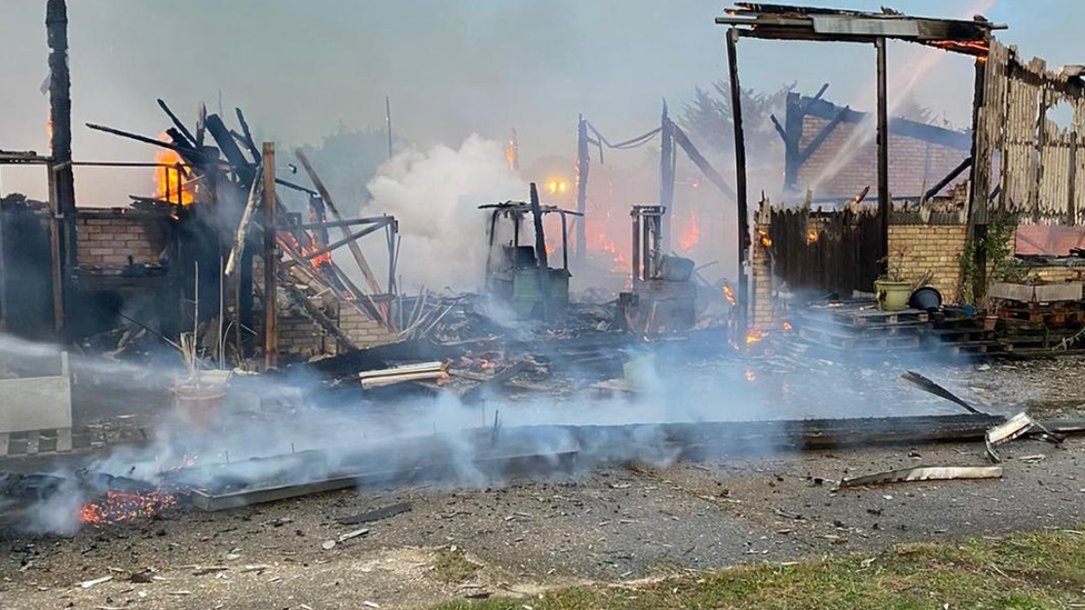 South Woodham Ferrers: Firefighters tackle farm building blaze - BBC News