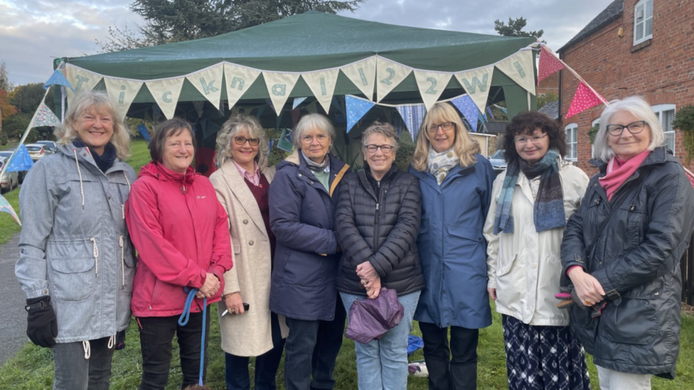 Ticknall residents turn historic water pumps into topper trail - BBC News