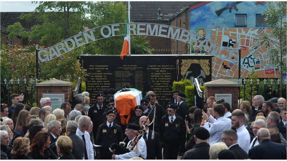 Alec Murphy: IRA man's home searched after shots over coffin - BBC News