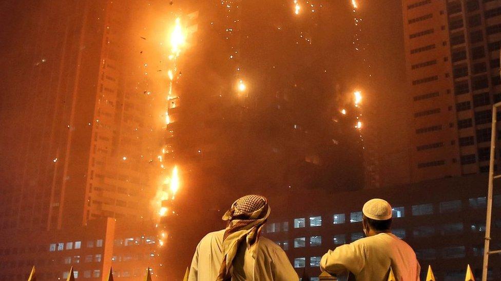 Dubai fire: Blaze engulfs more than 30 floors of Sulafa Tower - BBC News