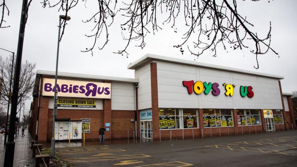 Norwich Toys R Us to return to city six years after closing - BBC News