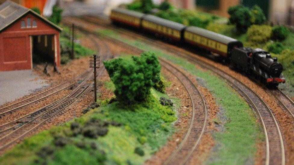 The model railway hidden in a Belfast basement - BBC News