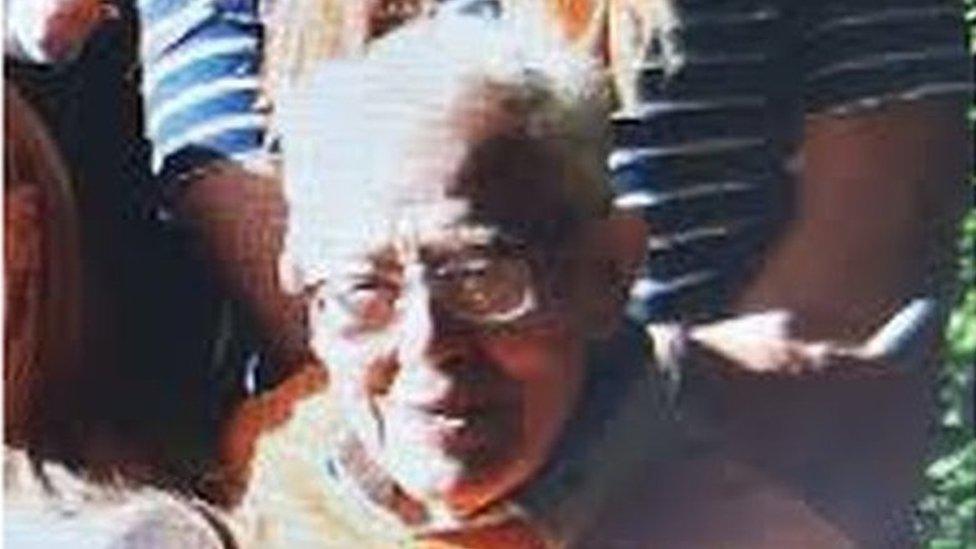 Burglar who murdered Godstone pensioner Dennis Kellond jailed - BBC News