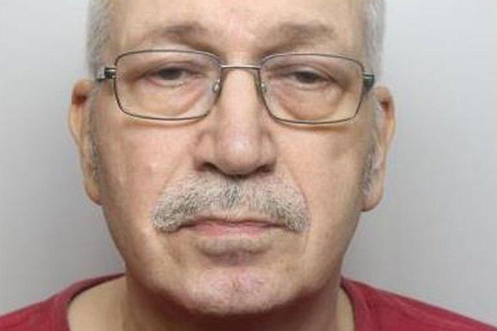 David Stevenson: Man, 70, paid to live-stream sex abuse of children - BBC News