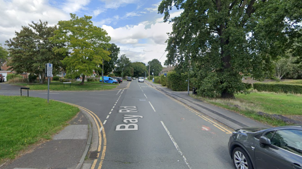 Two more arrests over fatal hit-and-run in Bracknell - BBC News