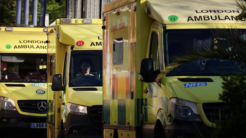 London Ambulance Service cuts 999 average response time - BBC News