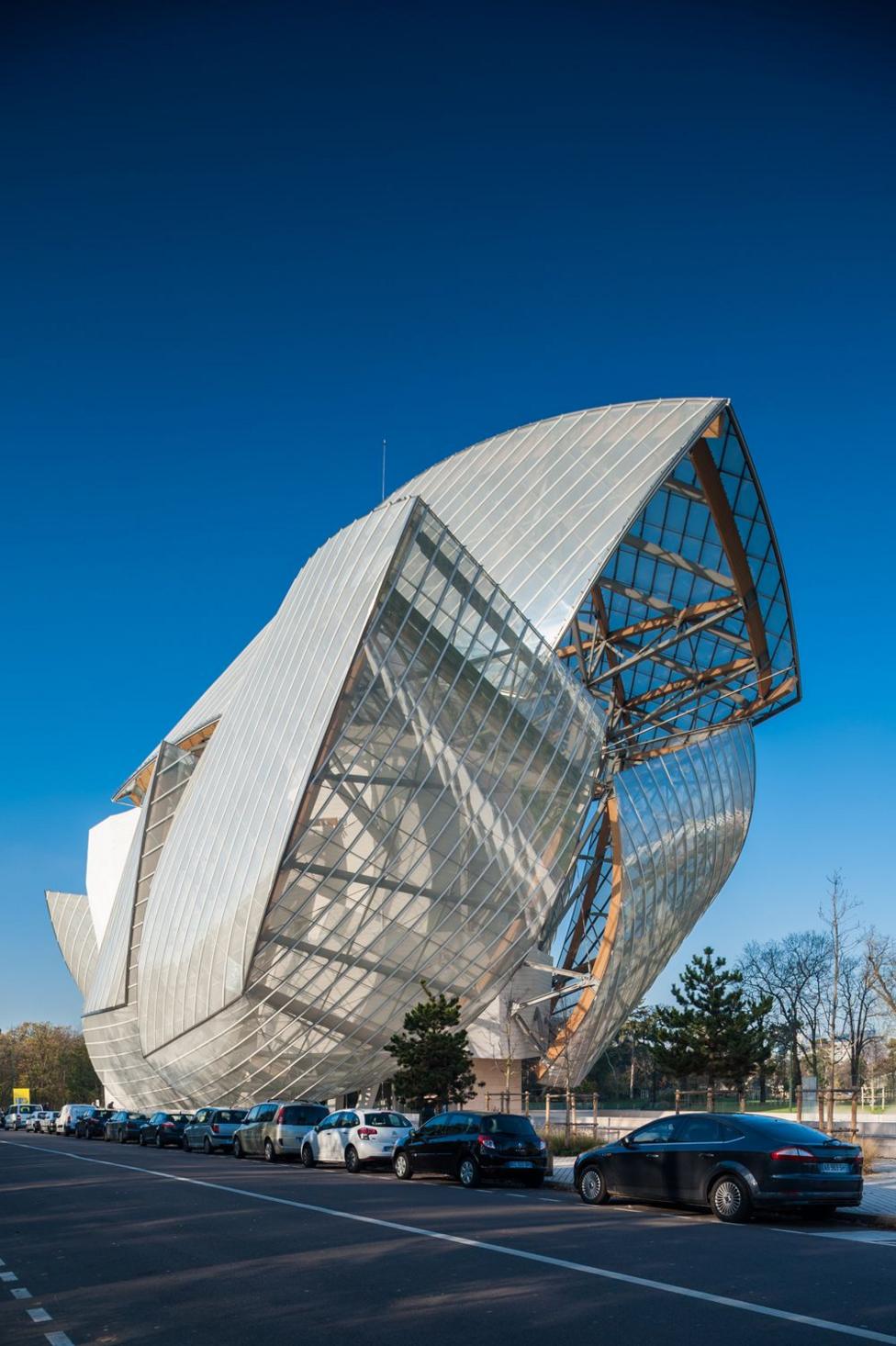Frank Gehry's most iconic work - in pictures - BBC News