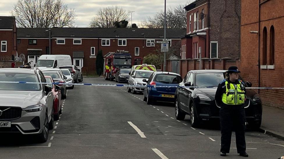 Girl, 4, dies after suspected arson attack at house - BBC News